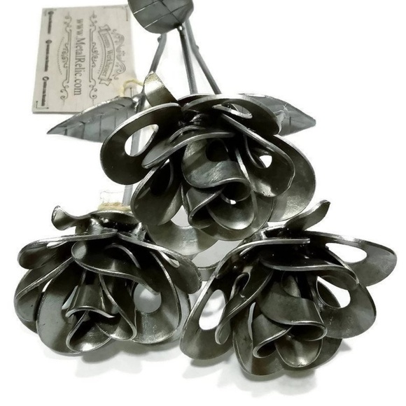 Metal Relic | Accents | Scrap Metal Art Three Steel Welded Metal Roses ...